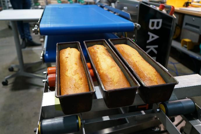 depanners and depanning for muffins and bread | Apex Motion Control ...